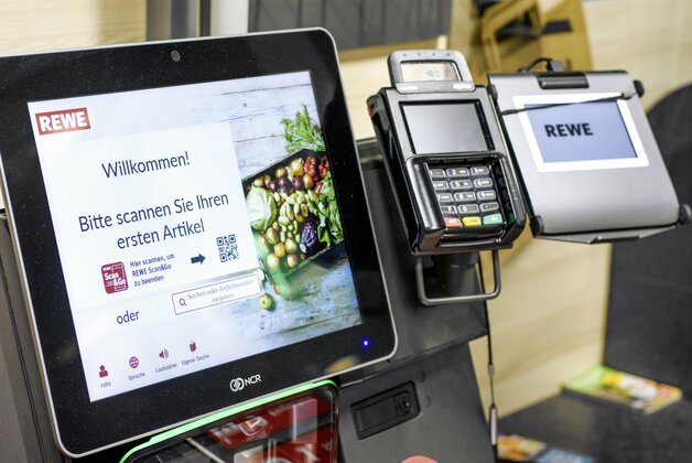 Home of IT: In the beginning there was one and zero. | REWE digital
